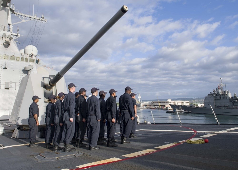 USS Pinckney Arrives in Hawaii