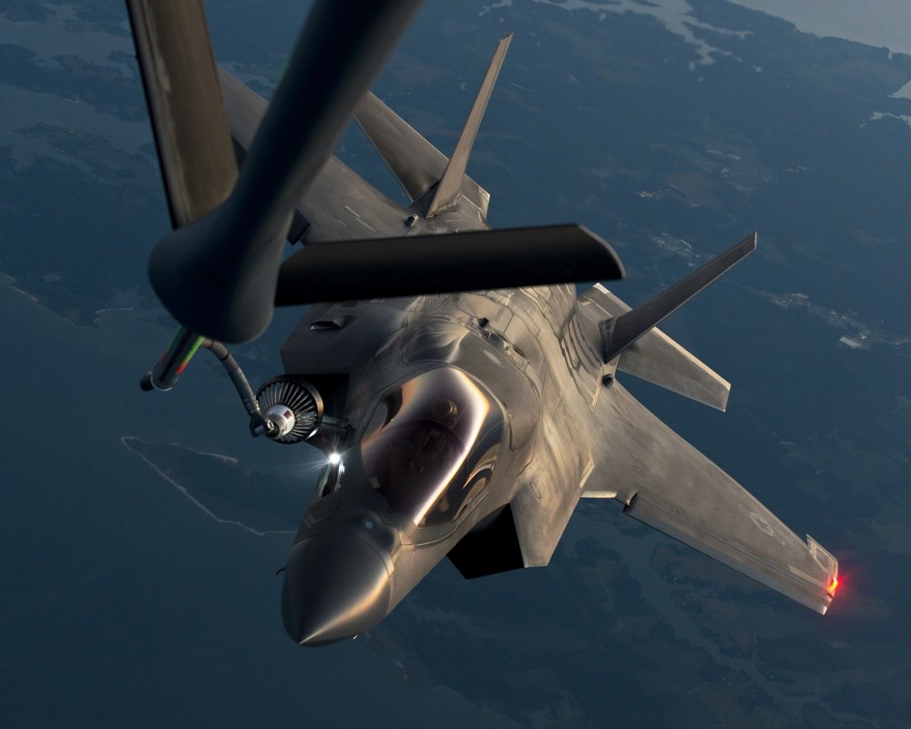 Test Teams Expand F-35B/C Refueling Envelope