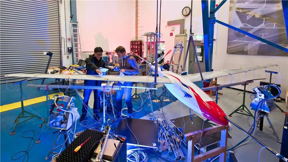 DLR Tests Flexible and Actively Controlled Wing Designs
