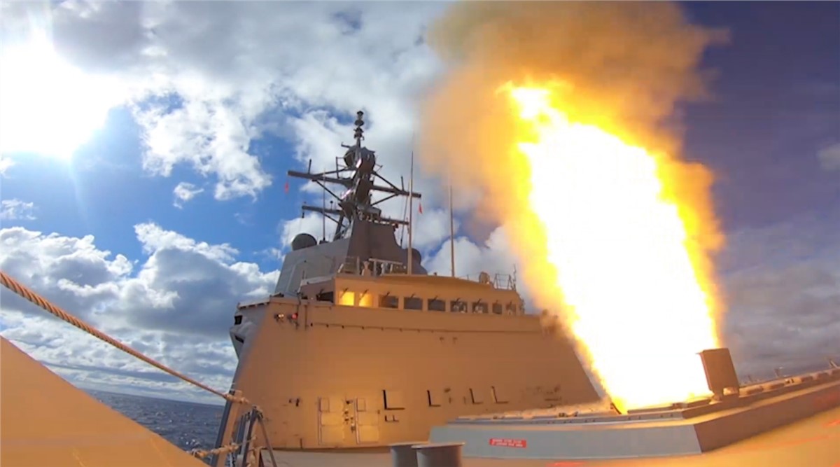 HMAS Hobart Strikes in Australian-first Missile Firing