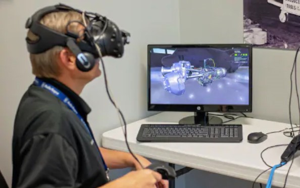 Rolls-Royce Launches Virtual Reality Maintenance Training So