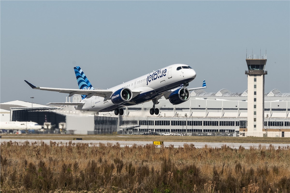 JetBlue Takes Delivery of 1st Airbus A220 Aircraft Powered b